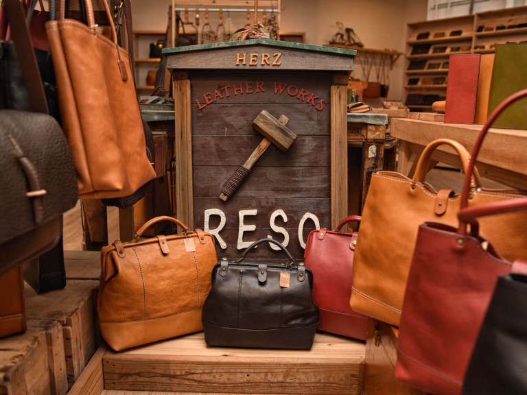 RESO.の鞄や小物たちの現品販売を実施中！！｜革鞄・革小物のHERZ公式通販